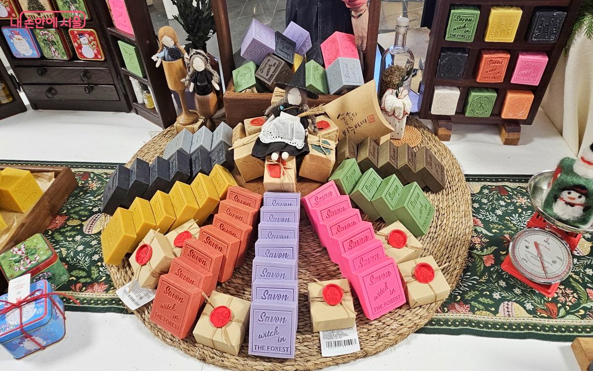 우리 모두 치얼스~ 일상에 보내는 응원! ‘서울라이트 DDP 2024 겨울’ > 내 손안에 서울 > 서울이야기 > 시민소통 > 정보소통광장