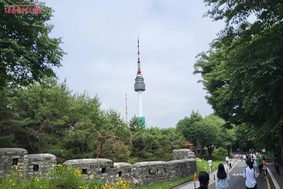 걷고 기부하고 건강 챙기고! '손목닥터9988 걷기·기부 챌린지' 감동 현장 > 내 손안에 서울 > 서울이야기 > 시민소통 > 정보소통광장