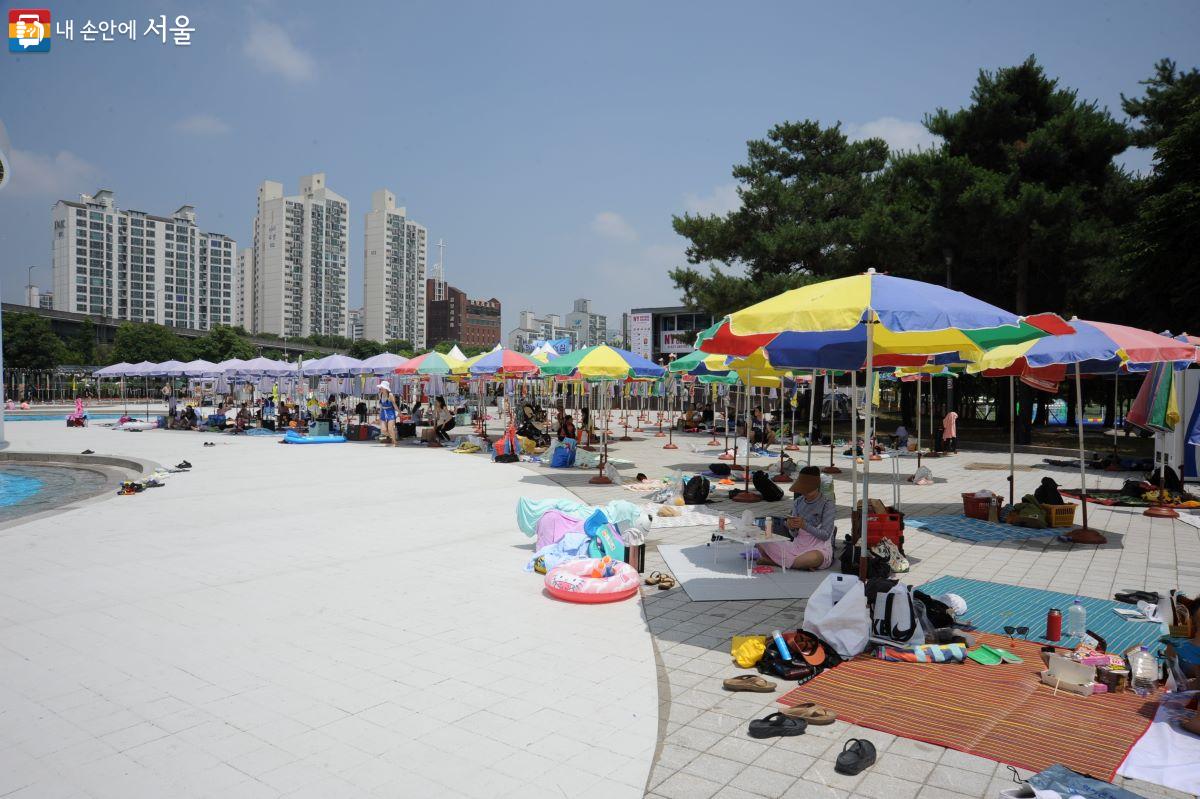 무더위 이기는 물놀이, 가까운 '한강수영장'이 최고야! > 내 손안에 서울 > 서울이야기 > 시민소통 > 정보소통광장